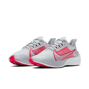 Nike Zoom Gravity Athletic Sneakers - Grey/red