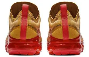 Nike Vapormax 2019 Sneakers - Gold/red