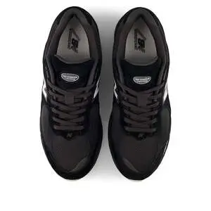 NEW BALANCE 2002r Sneakers - Black
