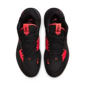 Nike Kyrie Low Low Top Sneakers