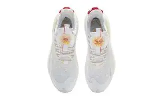 LI-NING Beyond Athletic Shoes