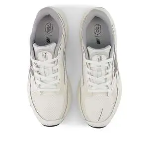 NEW BALANCE Fresh Foam Arishi V4 Sneakers
