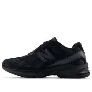 NEW BALANCE 2010 Sneakers - Black