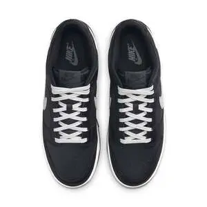 Nike Dunk Low Sneakers
