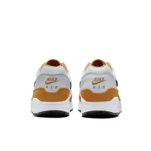 Nike Max 1 Sneakers