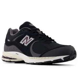 NEW BALANCE 2002r Gore-tex Sneakers - Black/grey
