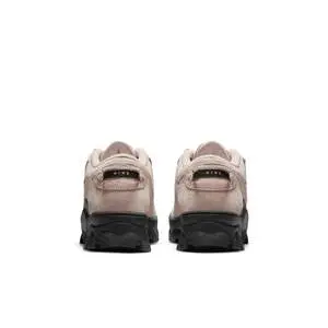 Nike Lahar Low Sneakers