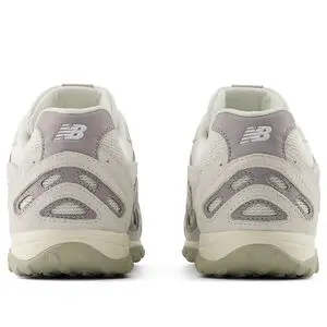 NEW BALANCE 204l "ribbon Pack Truffle Salt" Sneakers - White/pink