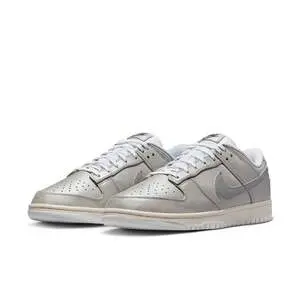 Nike Dunk Low Se "metallic Silver" Sneakers - Silver/gray