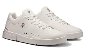 On The Roger Advantage Sneakers - White