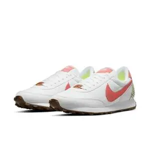 Nike Daybreak Se "catechu" Sneakers - White/pink