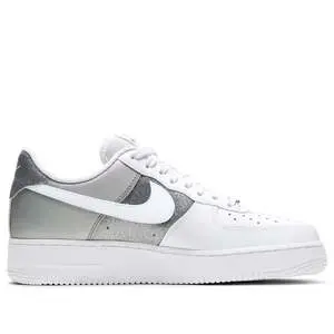 Nike Force 1 '07 Low Top Sneakers