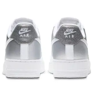 Nike Force 1 '07 Low Top Sneakers