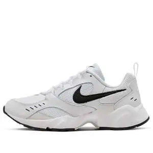 Nike Heights Sneakers - White