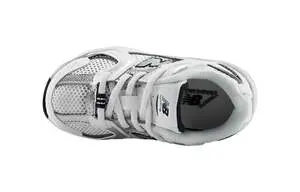 NEW BALANCE 530 Low Top Sneakers