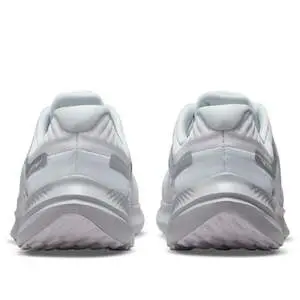 Nike Quest Sneakers - White/grey