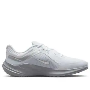 Nike Quest Sneakers - White/grey