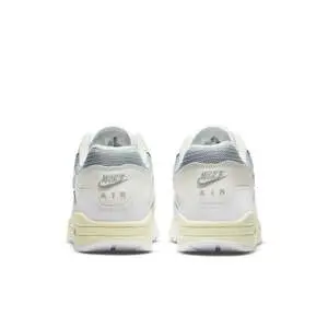Nike X Patta Air Max 1 Sneakers - White/grey
