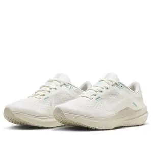 Nike Zoom Winflo Athletic Sneakers - White