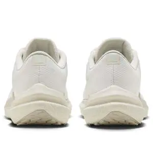 Nike Zoom Winflo Athletic Sneakers - White