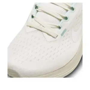 Nike Zoom Winflo Athletic Sneakers - White
