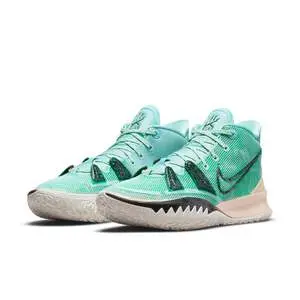 Nike Kyrie 7 'copa' Mid Top Basketball Sneakers - Green/black