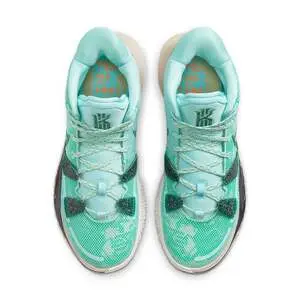 Nike Kyrie 7 'copa' Mid Top Basketball Sneakers - Green/black