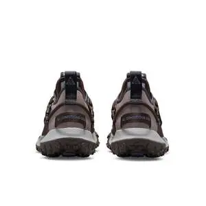 Nike Mountain Fly Low Se 'ironstone' Sneakers - Gray/yellow/light