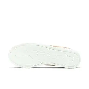Nike Blazer Low Le Sneakers - White/pink