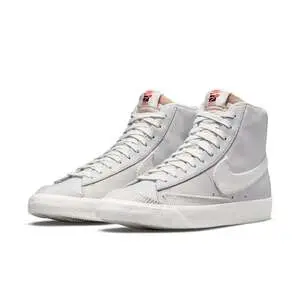 Nike Blazer Mid '77 Emb Sneakers