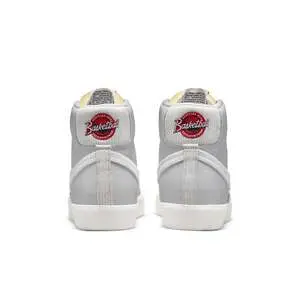 Nike Blazer Mid '77 Emb Sneakers