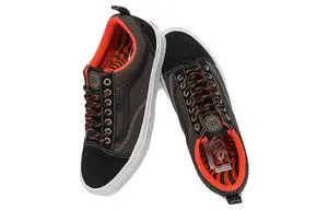 VANS Old Skool X Spitfire Skate Shoes - Black/red Flame