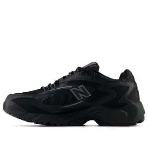 NEW BALANCE 725 Sneakers - Black