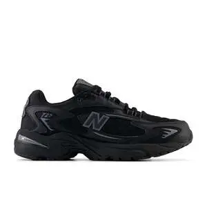 NEW BALANCE 725 Sneakers - Black