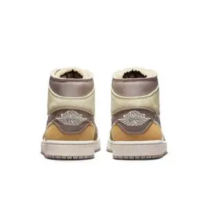 JORDAN 1 Mid Se Craft "inside Out Taupe Haze" Sneakers - Brown/white