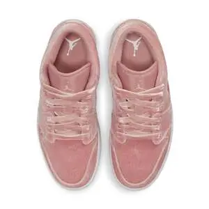 JORDAN 1 Low Se Velvet Sneakers - Pink