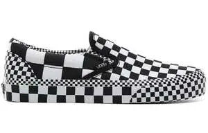 VANS Checkerboard Slip-on Sneakers - Black