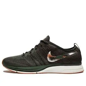 Nike Flyknit Trainer Sneakers - Green