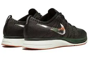 Nike Flyknit Trainer Sneakers - Green