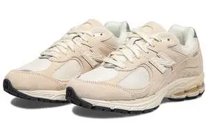 NEW BALANCE 2002r Sneakers - Cream
