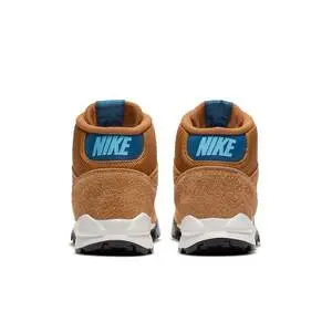 Nike Hoodland Mid-calf Boots - Brown/orange