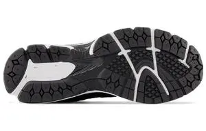 NEW BALANCE 2002r Sneakers - Black/white