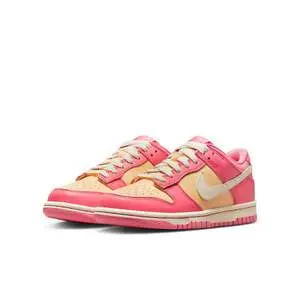 Nike Dunk Low Sneakers - Strawberry/preach/cream