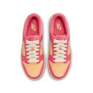 Nike Dunk Low Sneakers - Strawberry/preach/cream