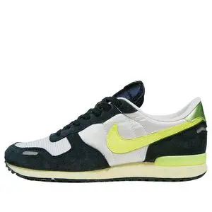 Nike Vortex Vntg Sneakers - Blackwhitegreen