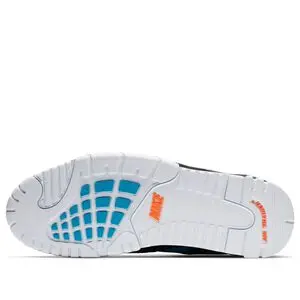 Nike Trainer 3 Sneakers