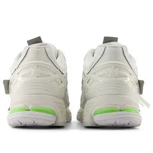 NEW BALANCE 1906a Sneakers - White/green