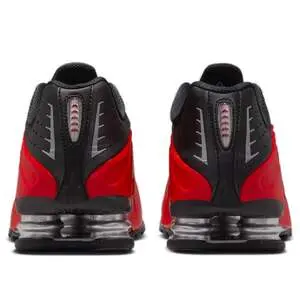 Nike Shox R4 "bred" Sneakers - Black/red