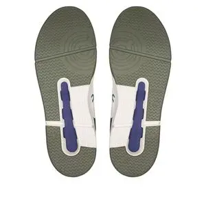 On The Roger Clubhouse Sneakers - White/olive