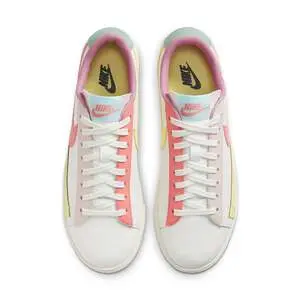Nike Blazer Low Le Sneakers - Sail